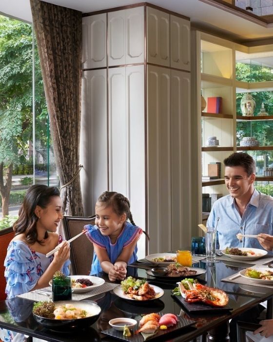 Buffet Restaurant in Bangkok, Thailand | Rain Tree Café